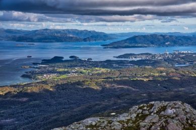 Leirvik: Norwegische Hafenstadt auf Stord
